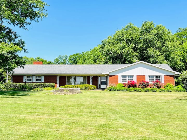 Spacious Green River Lake Getaway - Green River Lake State Park, Campbellsville