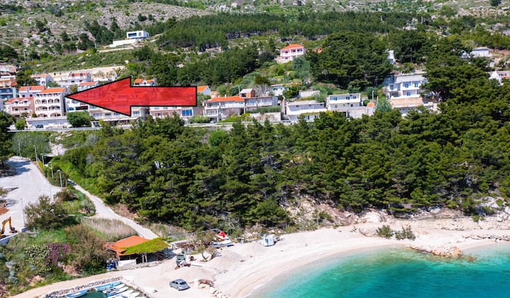 Beachfront Xxl - 2 Units Rented As 1 - - Omiš