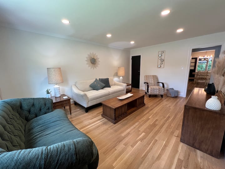 Restful Mid-mod - Hickory, NC