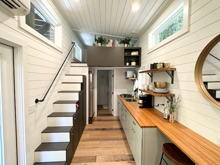 Creekside Tiny House W/ Hot Tub - Black Mountain, NC