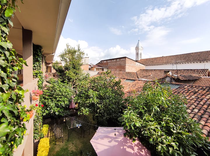 Ideal Para Grupos | Centro + Jardín + Guía Local - Cuenca