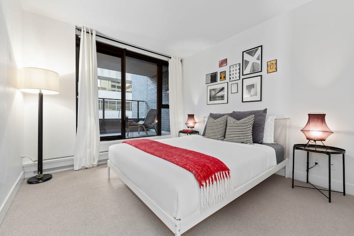 Nespresso /Yaletown/private Balcony/sleep 9 Adult! - Vancouver