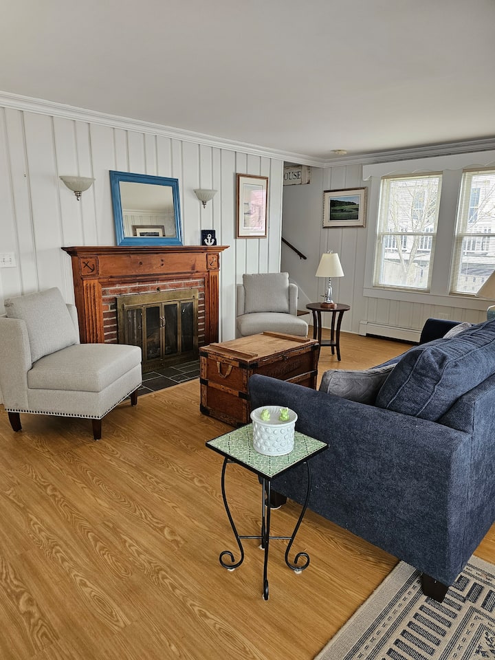 Cathy's Cottage-humarock Beach - Marshfield, MA