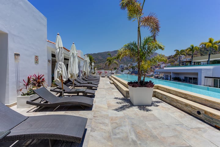 Spacious 2 Bed 2 Bath Romantic Zone Condo W/ Pool - Puerto Vallarta