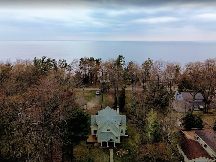 Oberon Cottage - Pentwater, MI