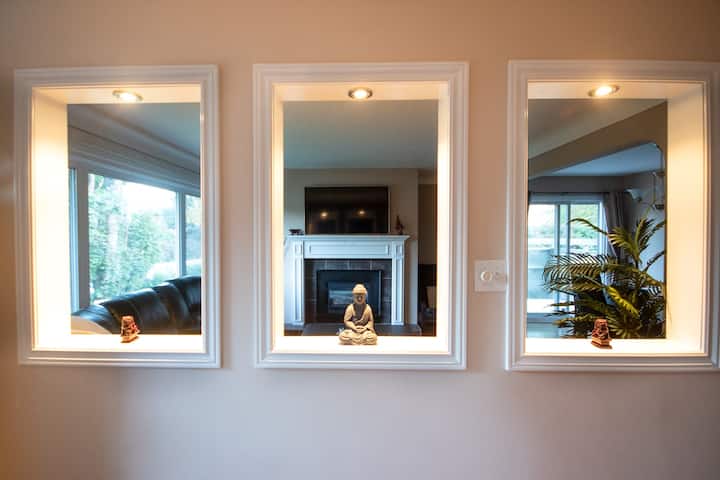 6 Bedroom Home - 2 Full Kitchens & Parking -Nepean - Ottawa