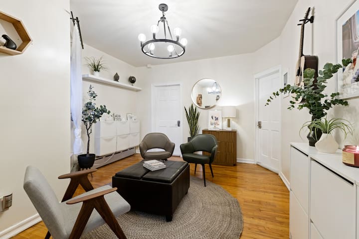 Eclectic Room In Bk By The Metro - Brooklyn, NY