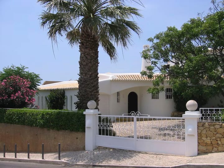 Villa With Pool Near The Beach - Albufeira