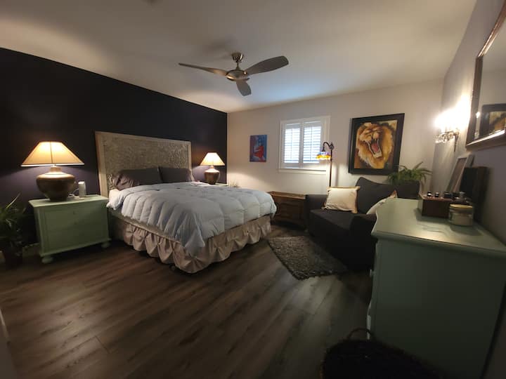 Luxurious Newly Renovated Haven - Lake City, FL