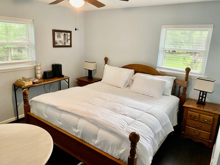 The Blue King Room With All The Comforts - Hoover, AL