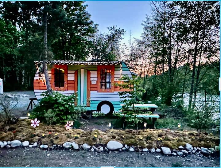 The Trailer Trash Tacky Shack! - Chilliwack