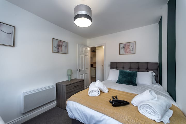 Fully Equipped Kitchen, Double Room - Port Talbot