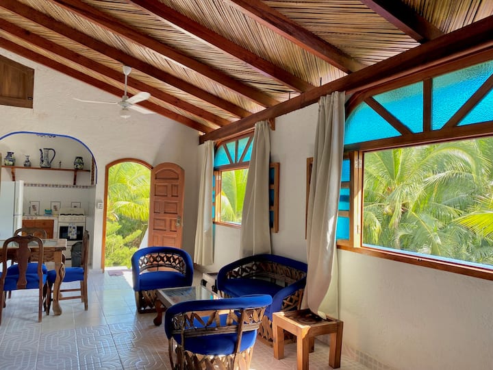 Pet Friendly Villa Alondras Cerca De Playa La Ropa - Zihuatanejo