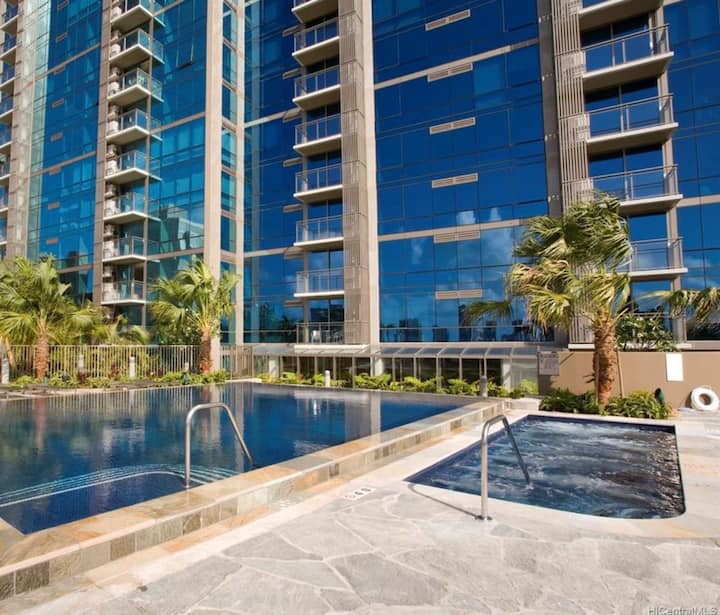 Penthouse Luxury Condo - Hawaii