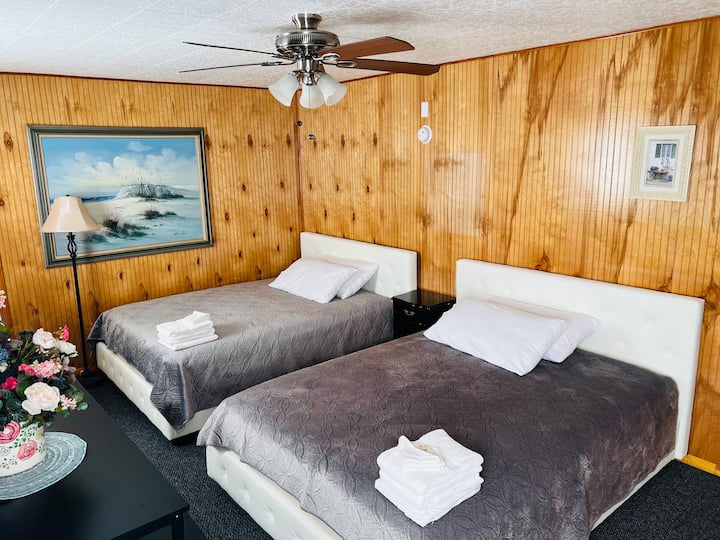 Room 12 Lorey 2 Queen & 1 Twin - Ocean City, NJ