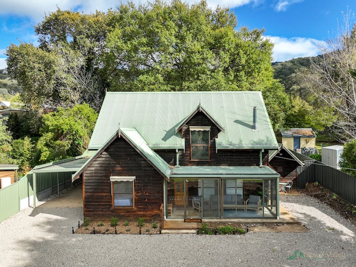 Cedar Rose - Modern Cottage With Stunning Views - Bright