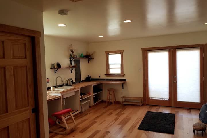 Cute And Quiet Studio Apartment - Walla Walla, WA