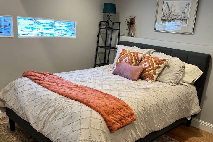 Spacious Dwelling In A Delightful Neighborhood - San Francisco, CA