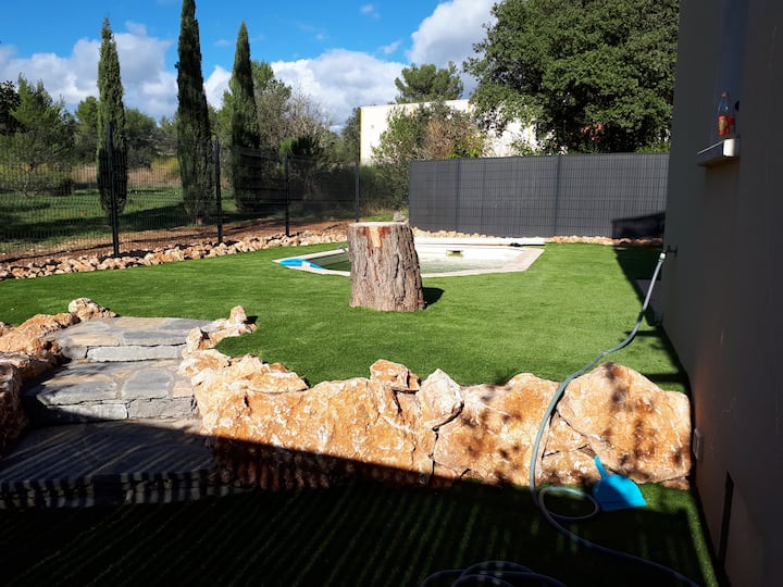 Entre Plages Et Garrigue - Castries