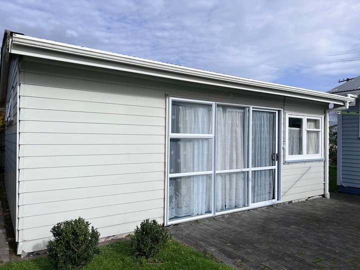 Lower Hutt Accommodation & Holiday Rentals - Wellington, New Zealand ...