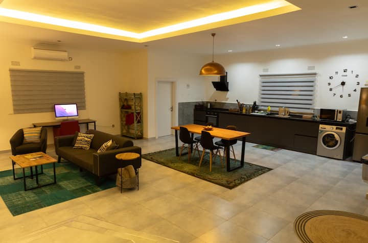 Urban Vibes - Your Home In Town - 3 Bedrooms - ルサカ