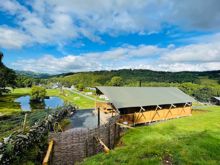 Safari Tent With Hot Tub In Snowdonia. Sleeps 8 - Dolgellau