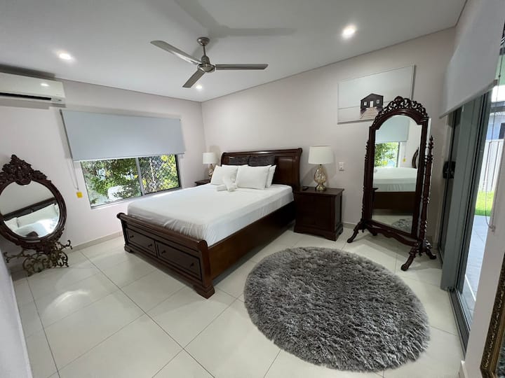 Modern, Stylish Holiday Home - Darwin