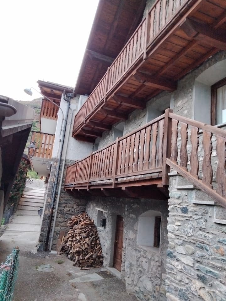 Bilocale Situato Nella Collina Di Chatillon - Torgnon