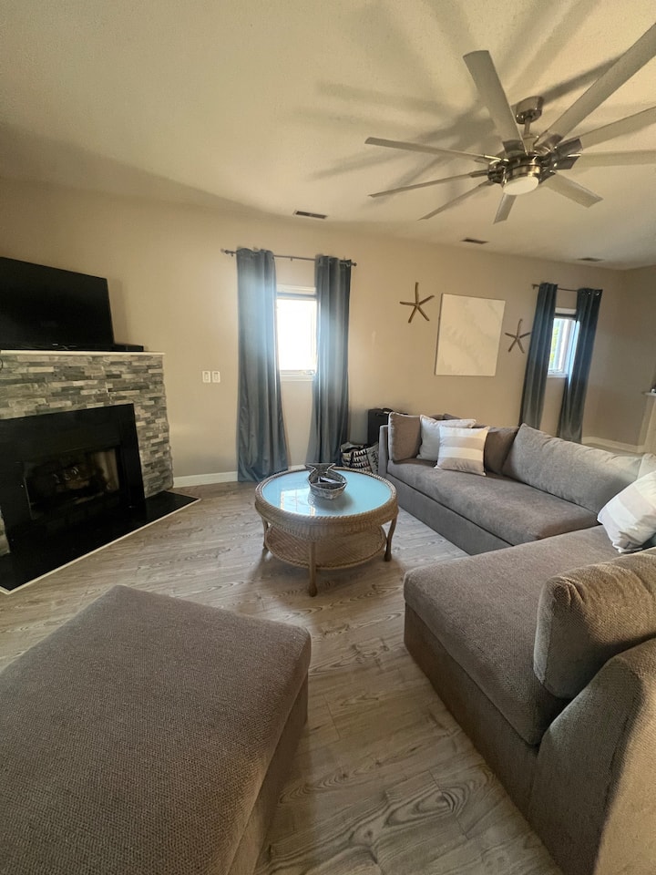 New Listing - Pool Table, Jacuzzi Tub,condo, Beach - Delaware
