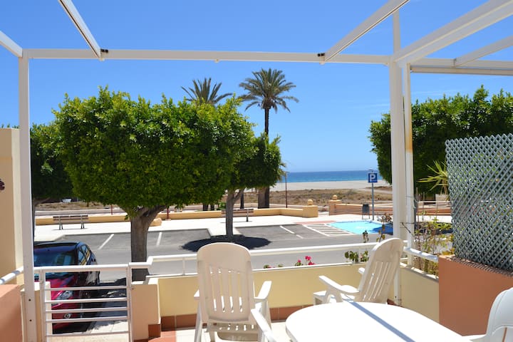 Dúplex En Primera Linea De Playa - Garrucha