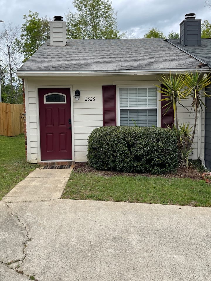 Seminole Getaway - Tallahassee, FL