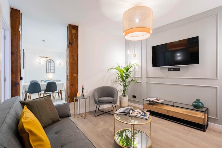 Ext Apt On Luna (Malasaña) – Perfect For Families! - Madrid