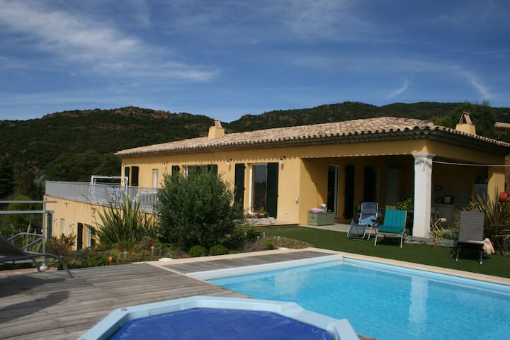 Rayol Canadel, Villa Vue Mer Piscine,  Jacuzzi - Le Lavandou