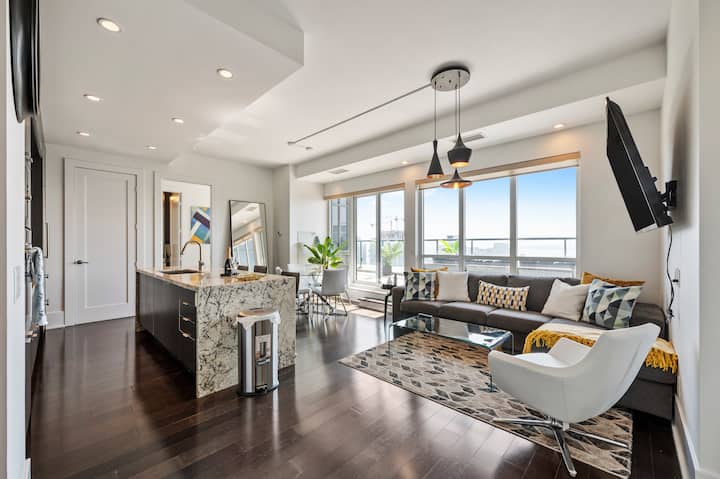 5-star Panoramic View + Large Terrace By Cn Tower - Toronto