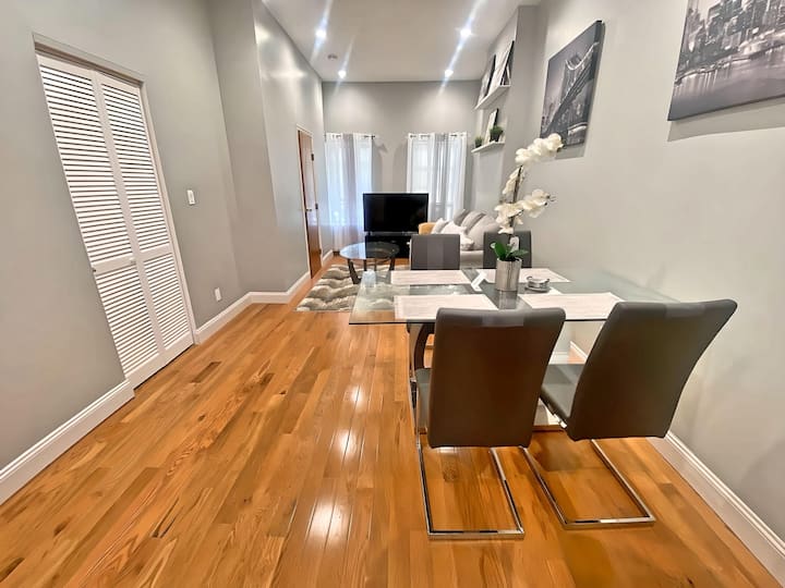 Modern & Elegant - Brooklyn, NY