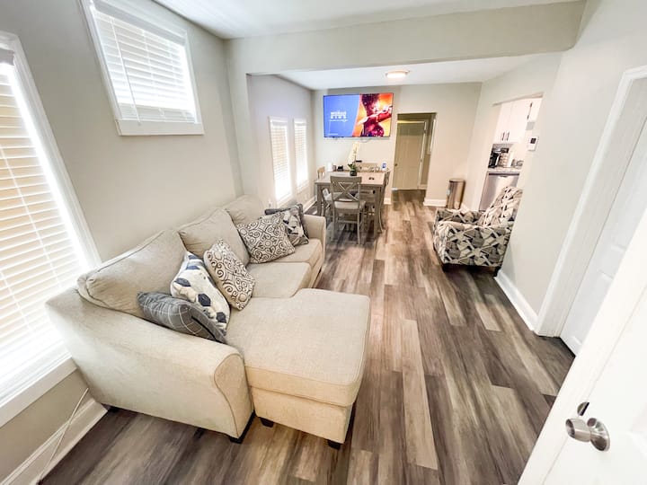 Beautiful Bungalow Near Stadium And Arena - Jacksonville