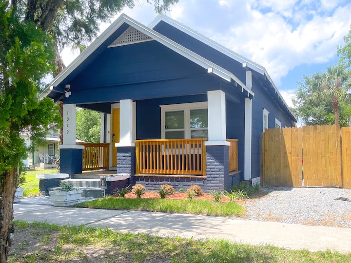 Beautiful Bungalow - Jacksonville Zoo and Gardens, Jacksonville