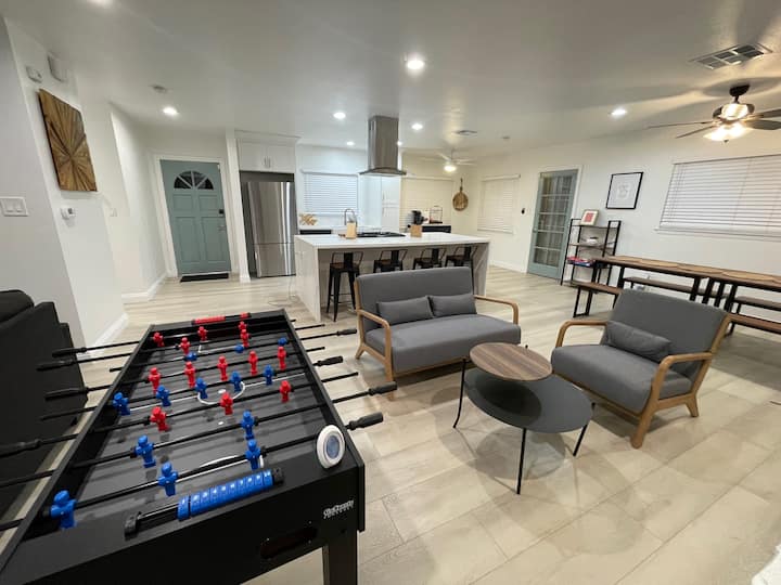 Riverside Pool Home 30 Days Plus Stay - Riverside, CA