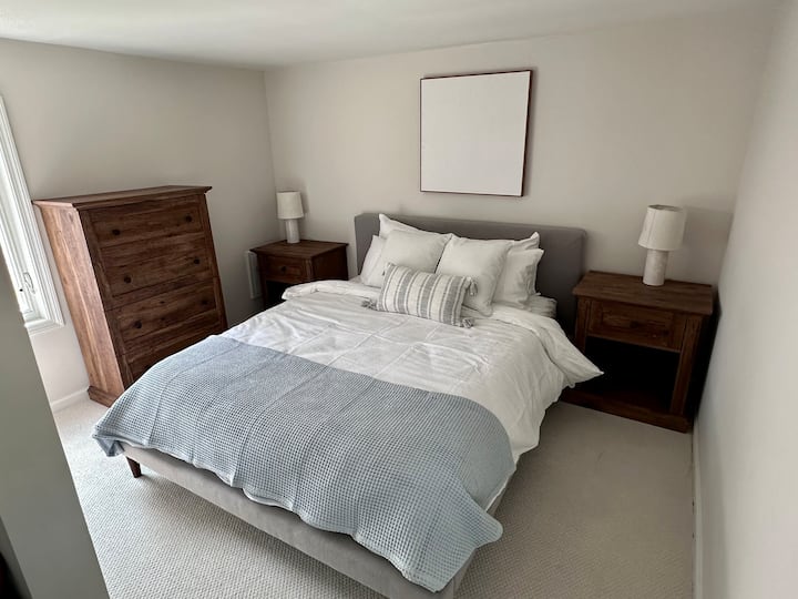 Spacious & Private 1 Br Home | 0.8 Miles To Beach - Old Orchard Beach, ME