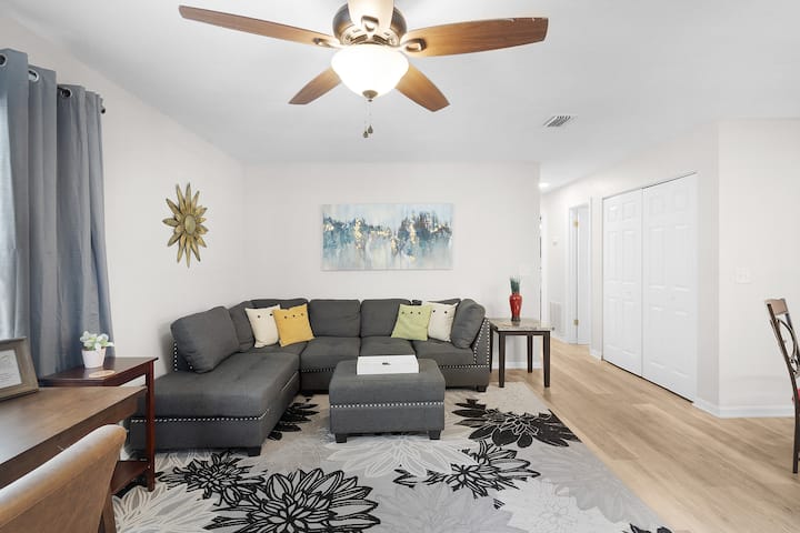 The Downtown Retreat Six - Ocala, FL