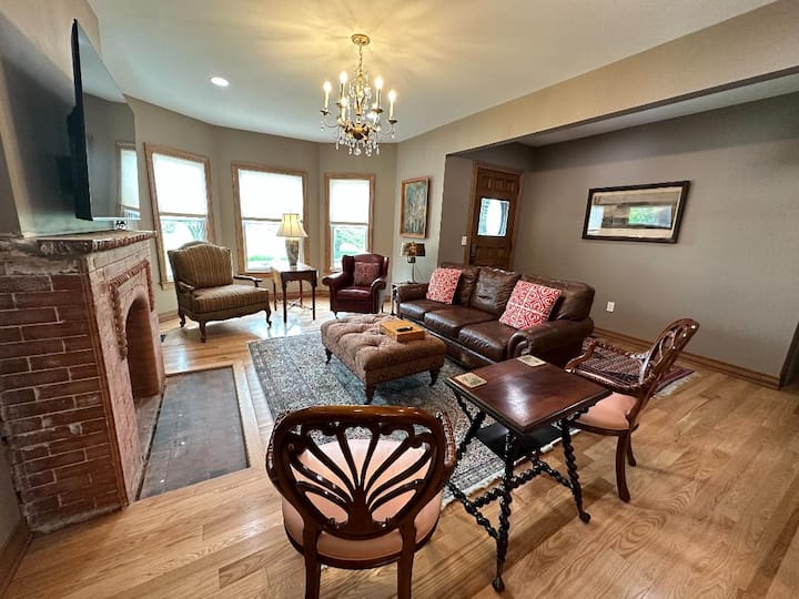 Niagara Falls Victorian Luxury - Niagara Falls, NY