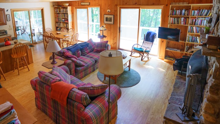 Screened Deck Waterfront Retreat - Oxford Casino Hotel