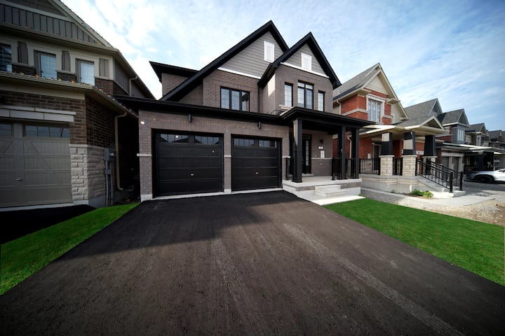 Entire Vacation Home In Barrie - 巴里