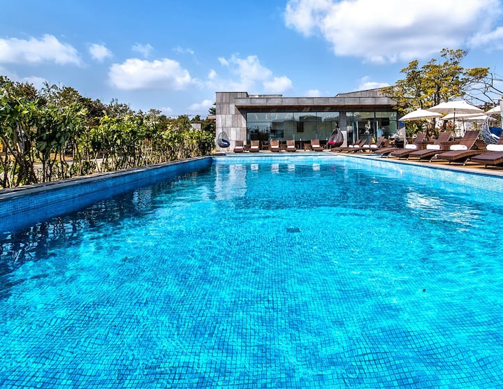 (5902)풀빌라 리조트 한달살기/깨끗하고 편안한 숙소 - Jeju-si