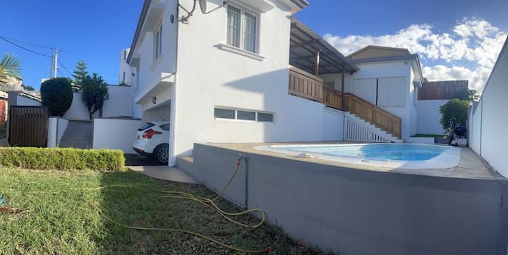 Villa Spacieuse Avec Piscine - Port Louis