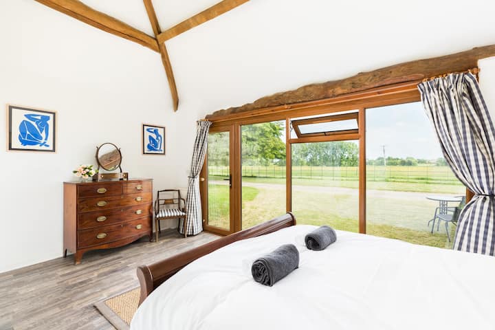 Rural, Self-contained 1 Bed, The Writer's Retreat - Royal Leamington Spa