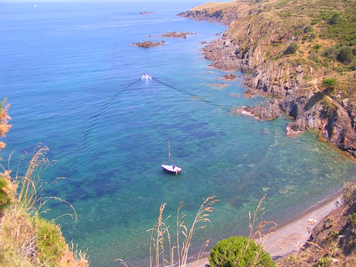 F3 Piscine Tennis Crique - Cerbère