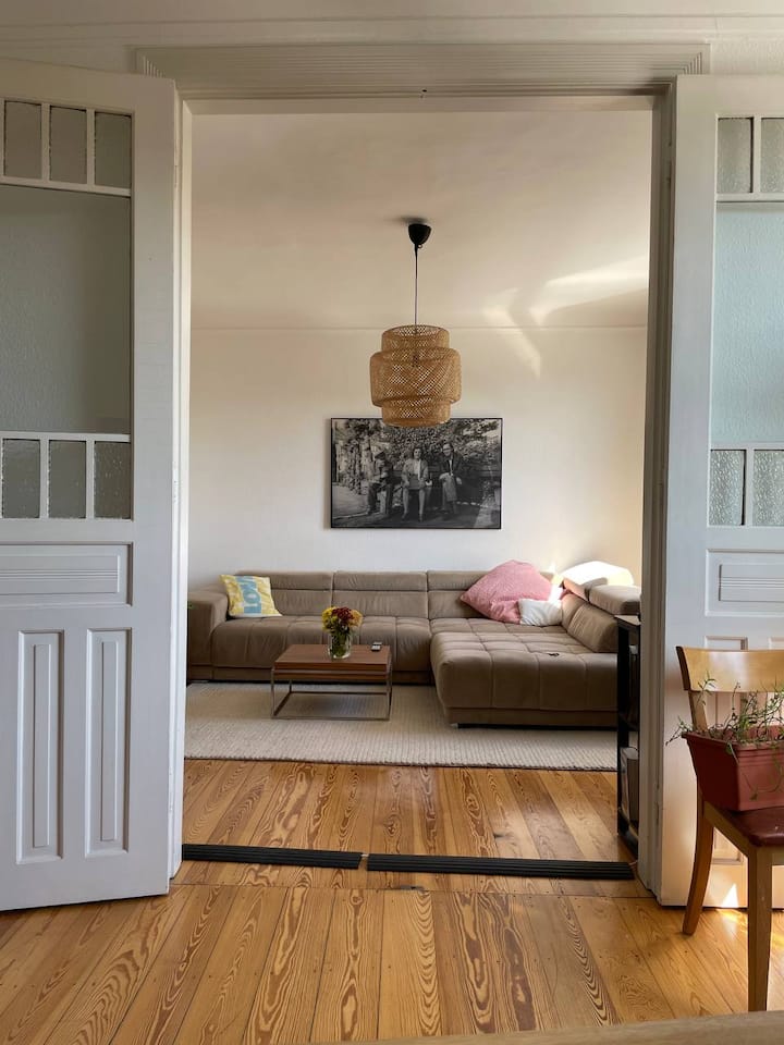 Zentrale Große Altbauwohnung - Hamburg