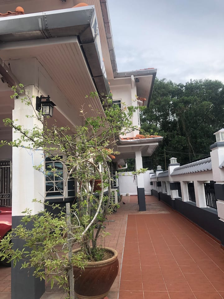 Landed Bungalow @ Pelangi &Guard - Johor Bahru