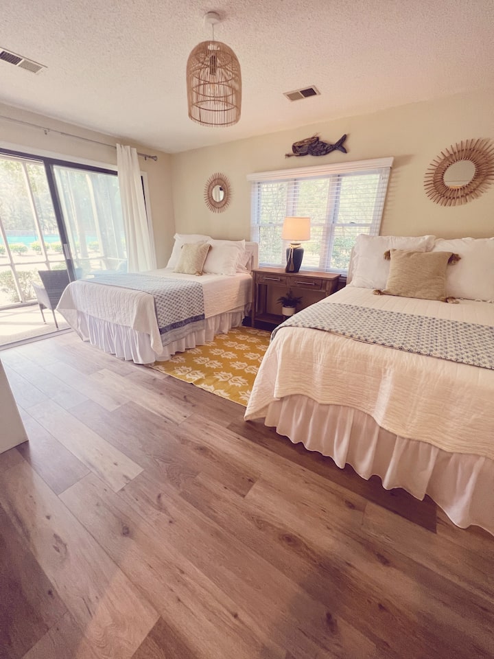 Beautiful Main Level Seatrail Condo! Bikes/chairs! - Sunset Beach, NC